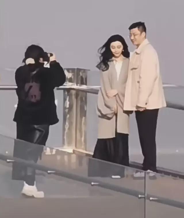 范冰冰新恋情曝光？男方帮拿衣服真实身份被扒——上海热线娱乐频道