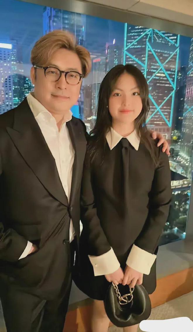 李湘晒王诗龄的暑期日常 在迪士尼散发青春活力——上海热线娱乐频道