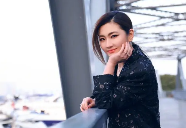 Selina儿子6个月长到20斤 近照和她小时候一样——上海热线娱乐频道